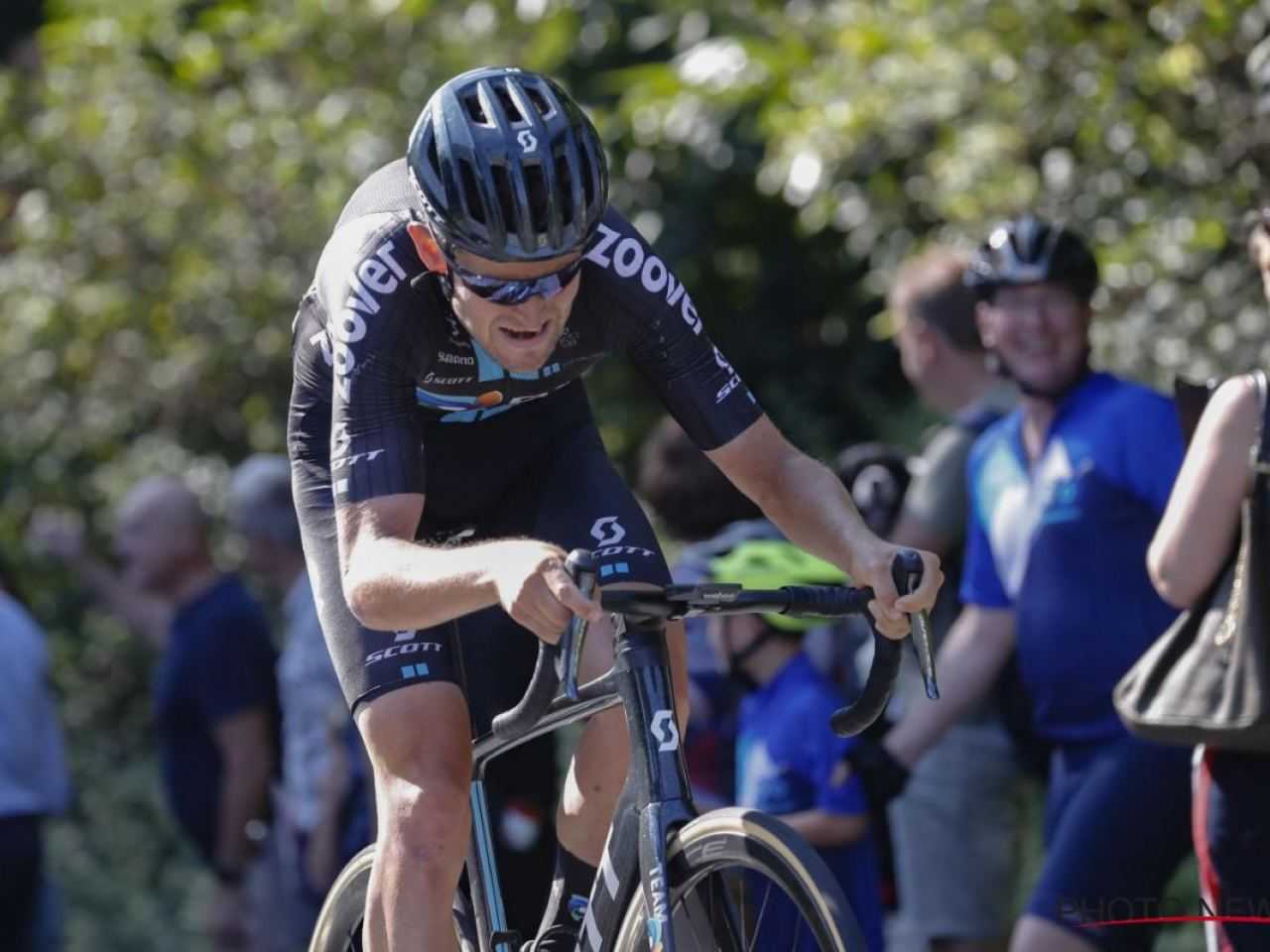 Het gaat van kwaad naar erger voor Tiesj Benoot: "Knie ligt helemaal open" | Redactie24